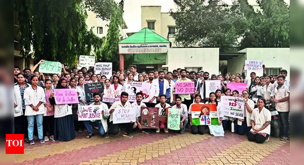 Resident Doctors: Resident doctors at Jalgaon, Dhule colleges start ...