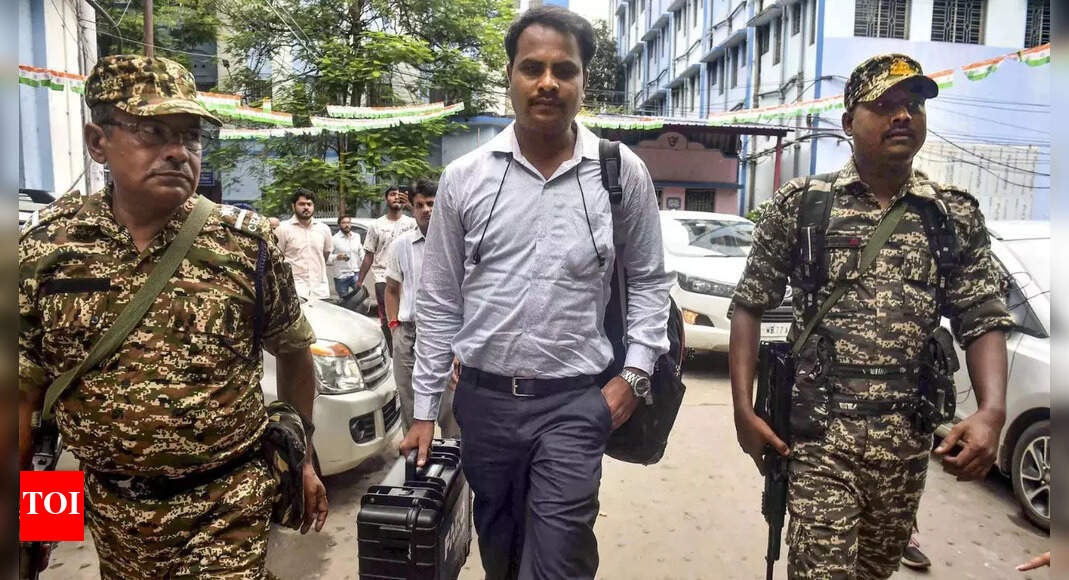 Kolkata woman rape-murder case: Colleagues may be involved, doctor's ...