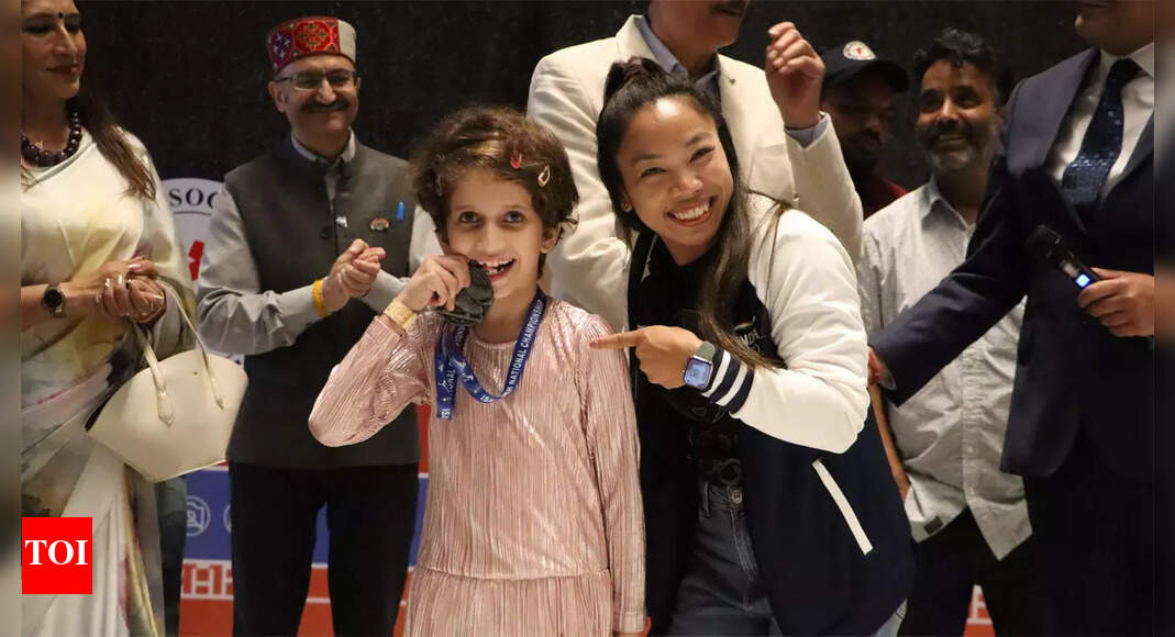 Mirabai honours winners on Day 2 of the 19th National Speed and Figure ...