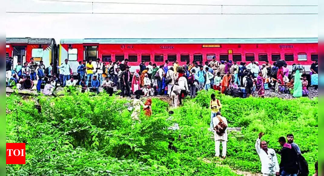Sabarmati Express: 225 passengers from Vadodara safe in Sabarmati ...