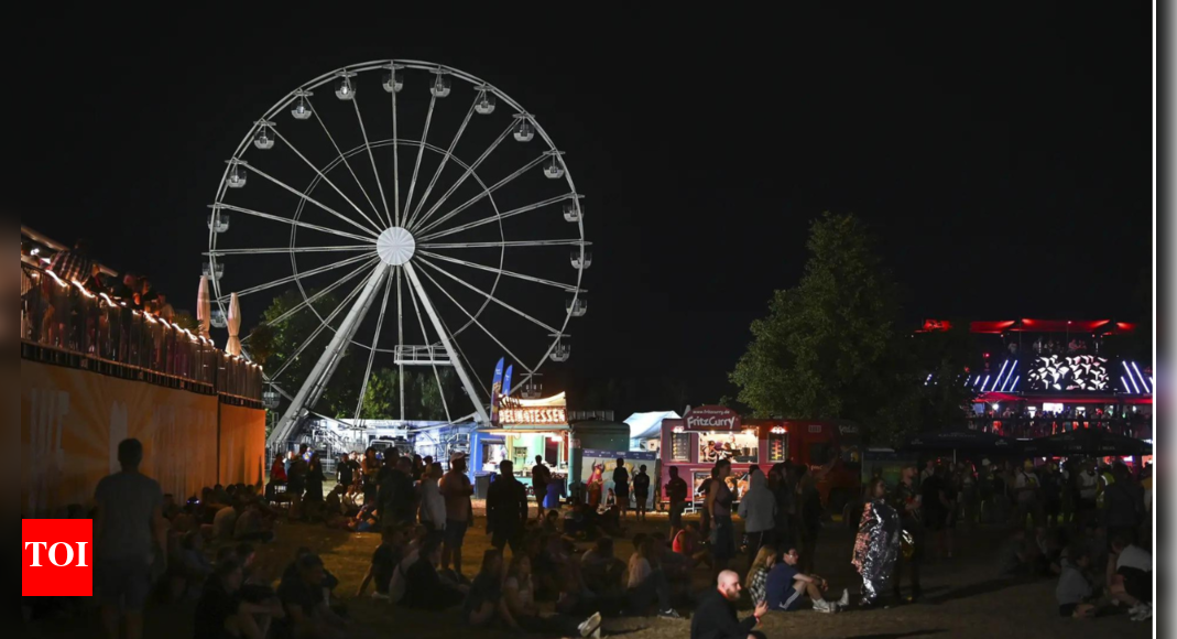 At least 23 injured when fire breaks out on a Ferris wheel in eastern ...