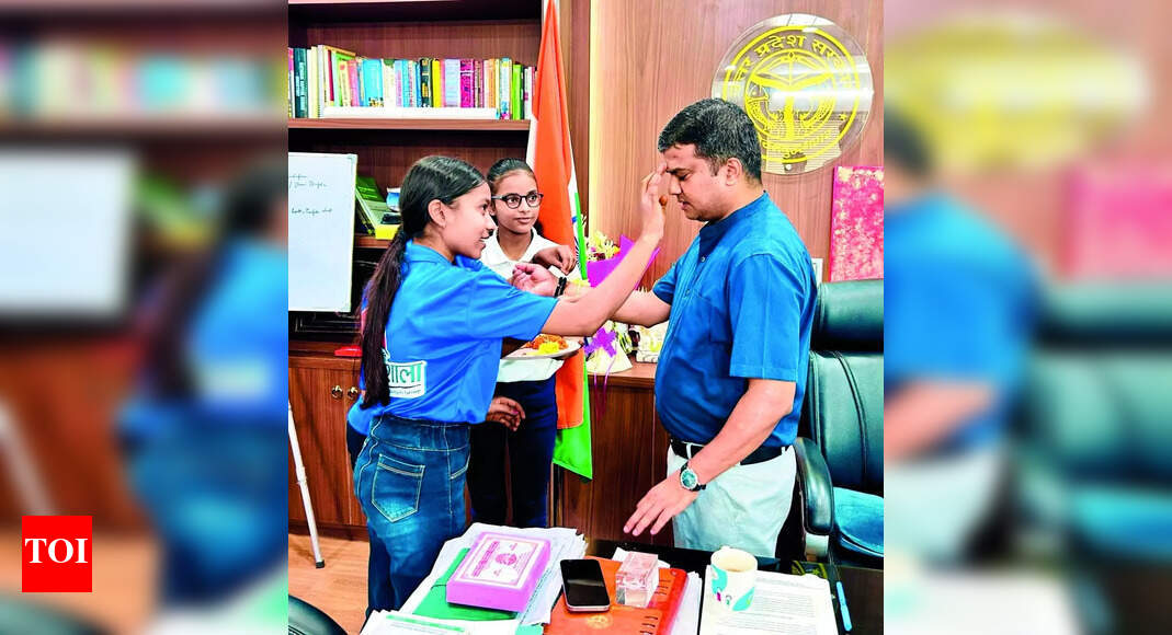 Recycled Plastic: Students make recycled plastic rakhis for DM on ...
