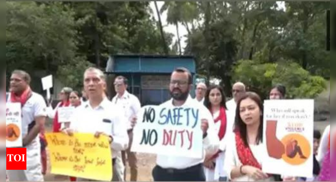 Mumbai doctors protest at Azad Maidan over Kolkata rape-murder case ...