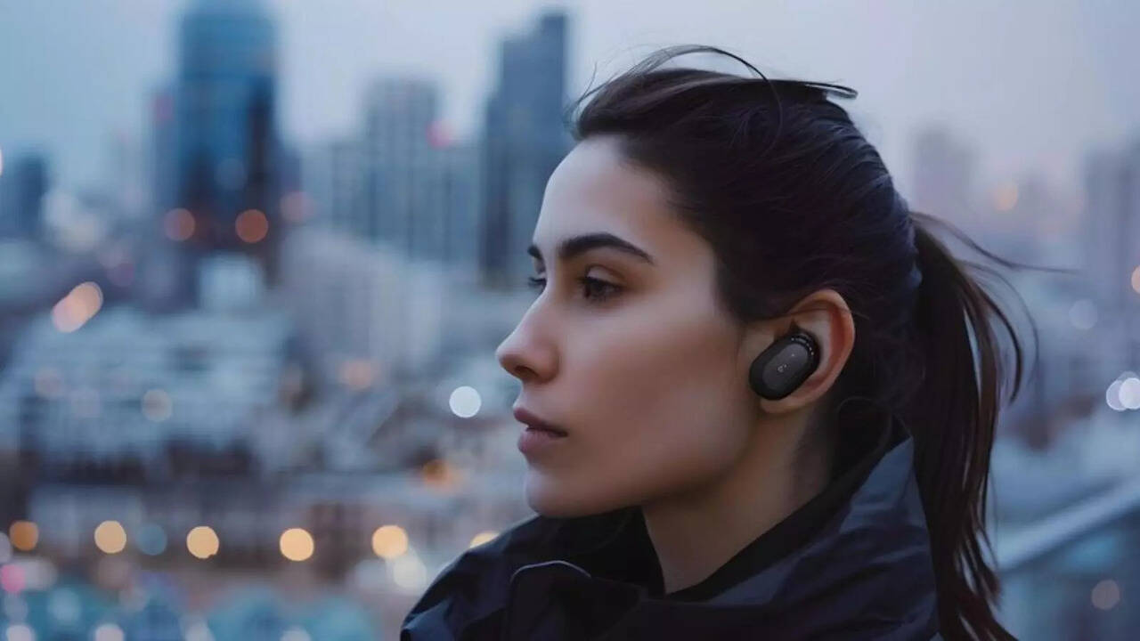 The Hidden Risks Of Earbuds: Why You Should Be Careful