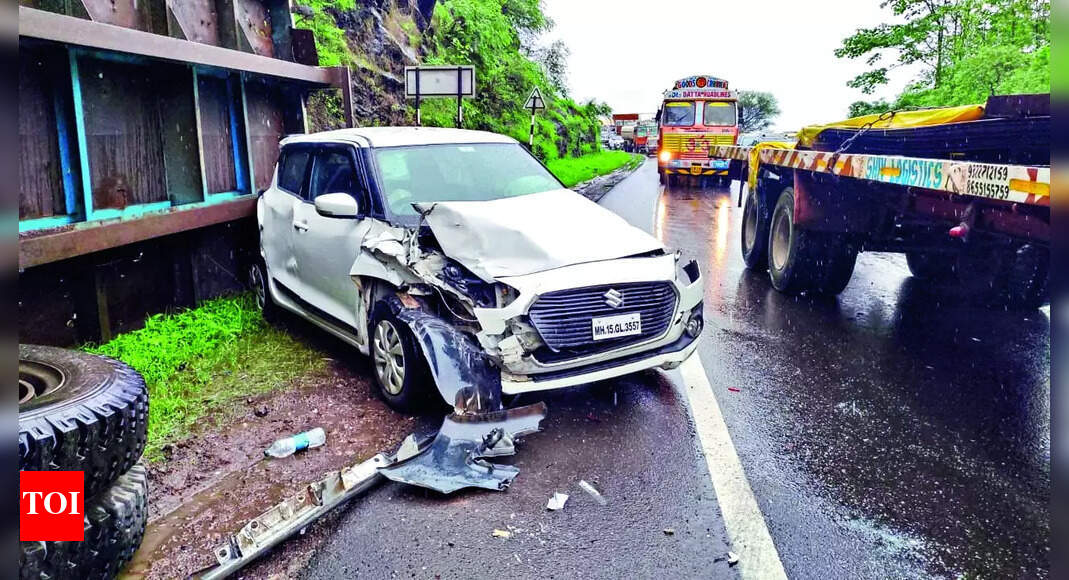 Roads: Terrible roads on Vilholi-Kasara section cause 49 deaths ...