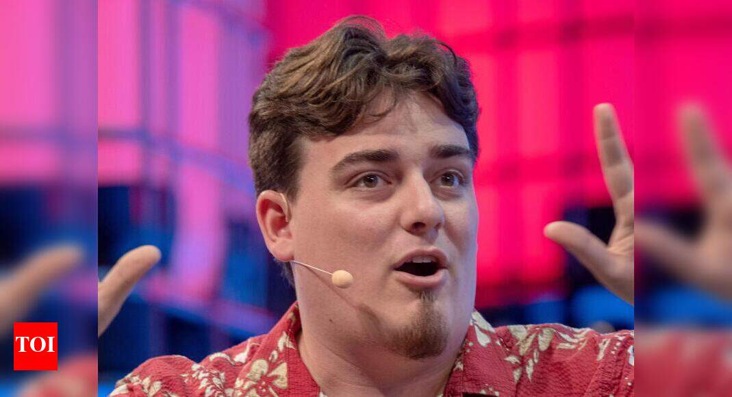 Oculus CEO reveals the reason for keeping quiet after Facebook bought ...