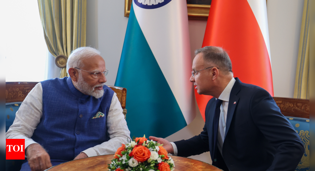 PM Modi Poland Visit Live Updates: PM Modi departs Warsaw, enroute to ...