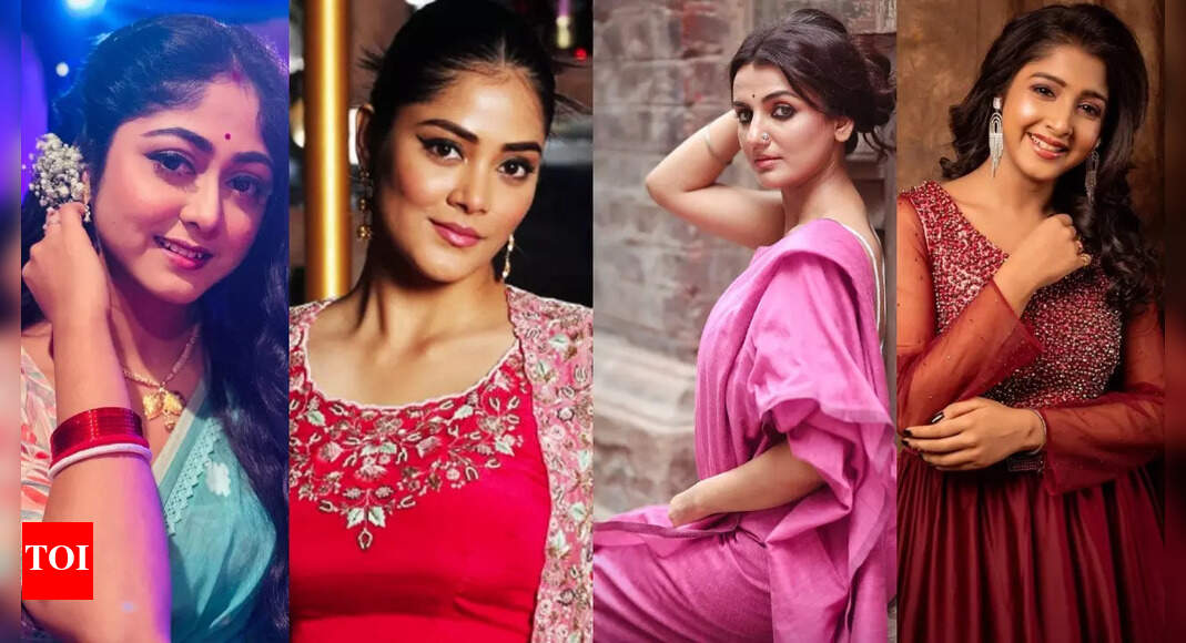 Popular TV actresses deck up as Devi Durga as Koel Mallick takes the ...