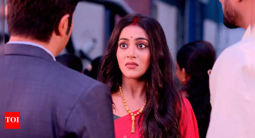 Ke Prothom Kachhe Eshechi: Madhubani crosses paths with her past during ...