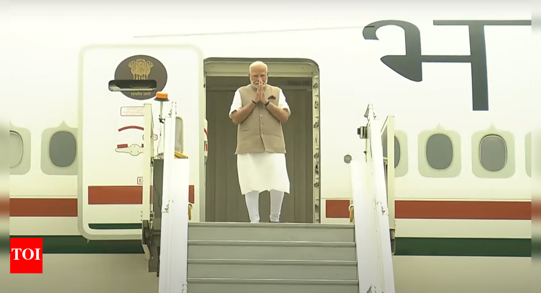 PM Modi Ukraine Visit LIVE: PM Modi greets Ukraine President Zelenskyy ...