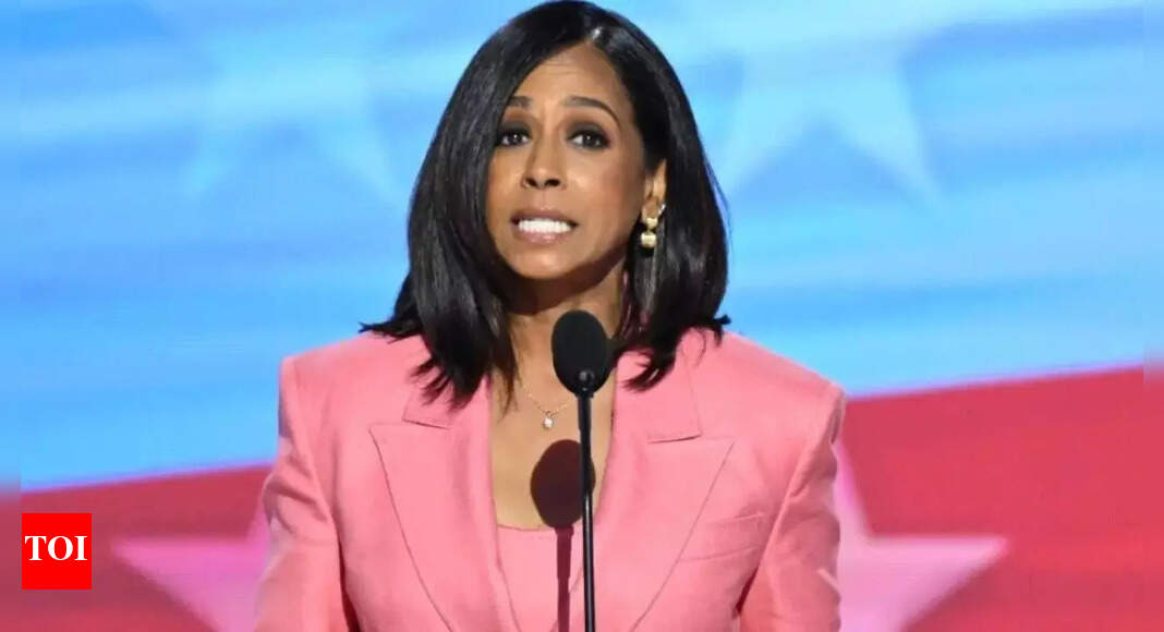 Kamala Harris Sister: Maya Harris's DNC look leaves netizens awestruck ...