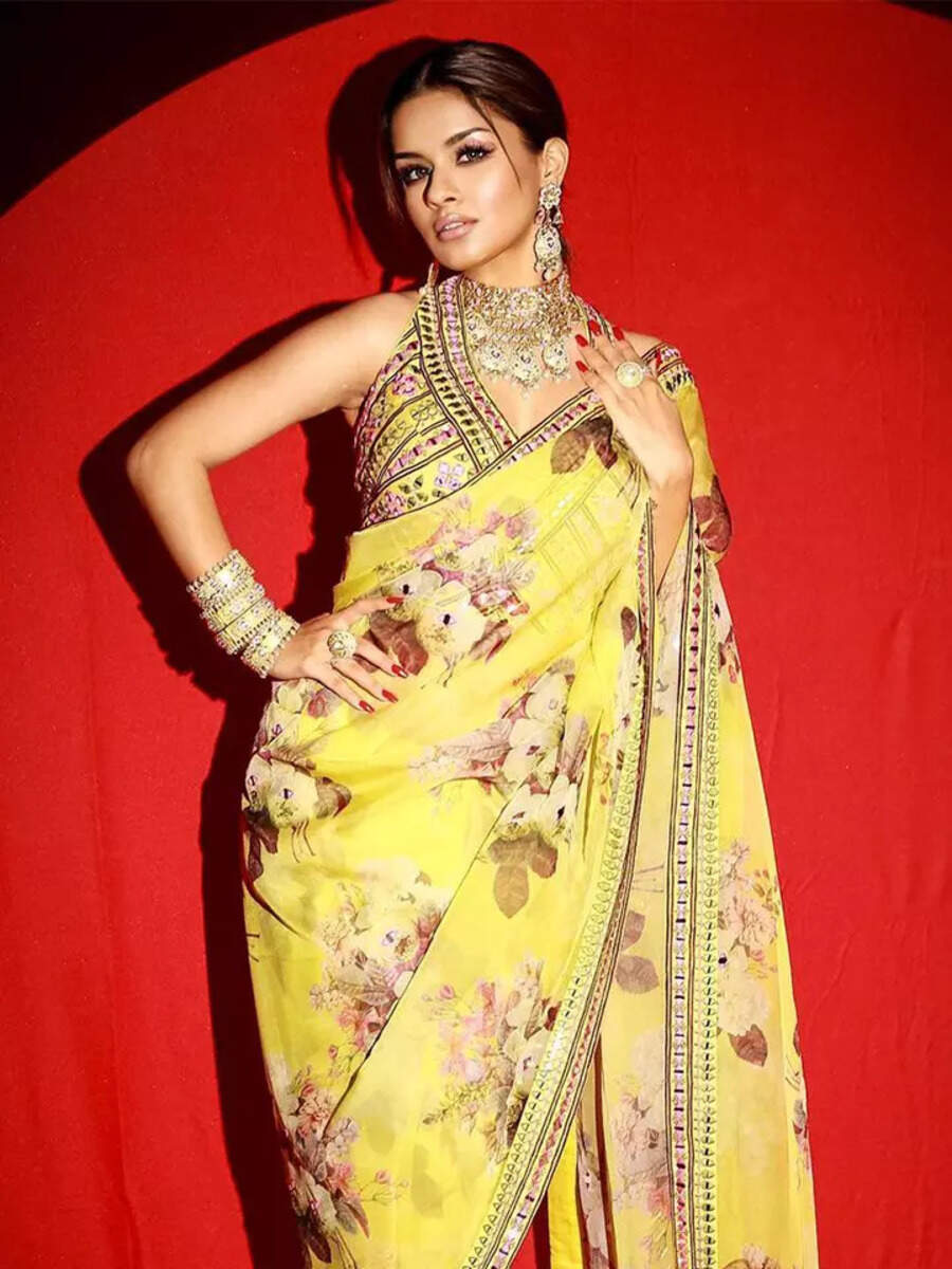 Avneet Kaur shines with grace in stunning sarees | Times of India