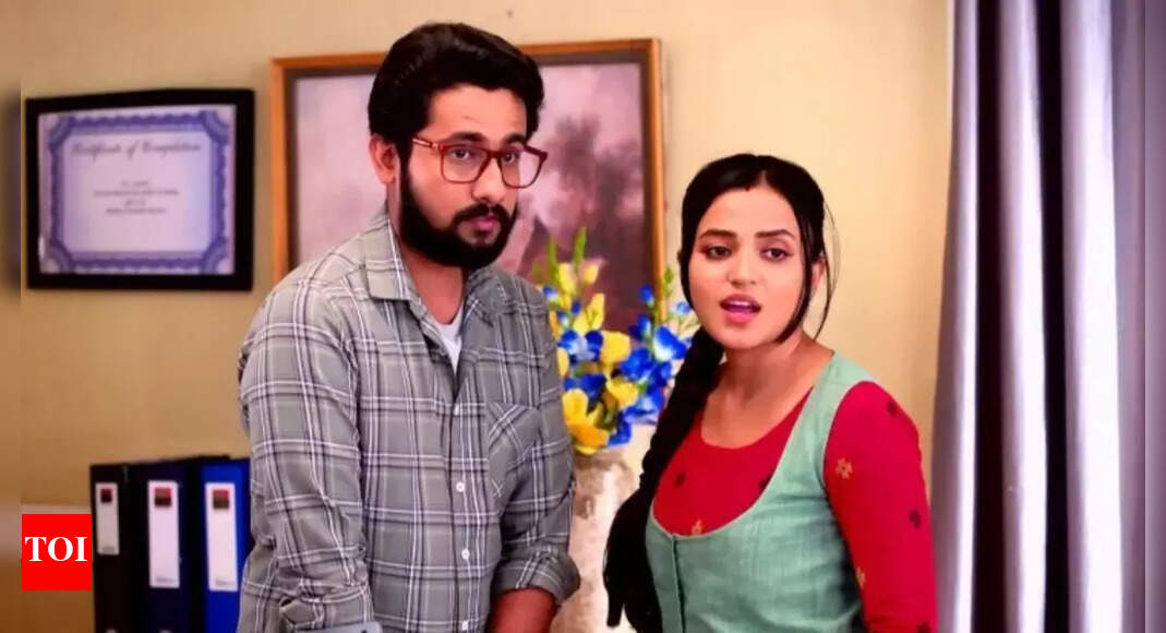 ‘Amader Ei Poth Jodi Na Sesh Hoy’ pair Writwik Mukherjee and Annwesha ...