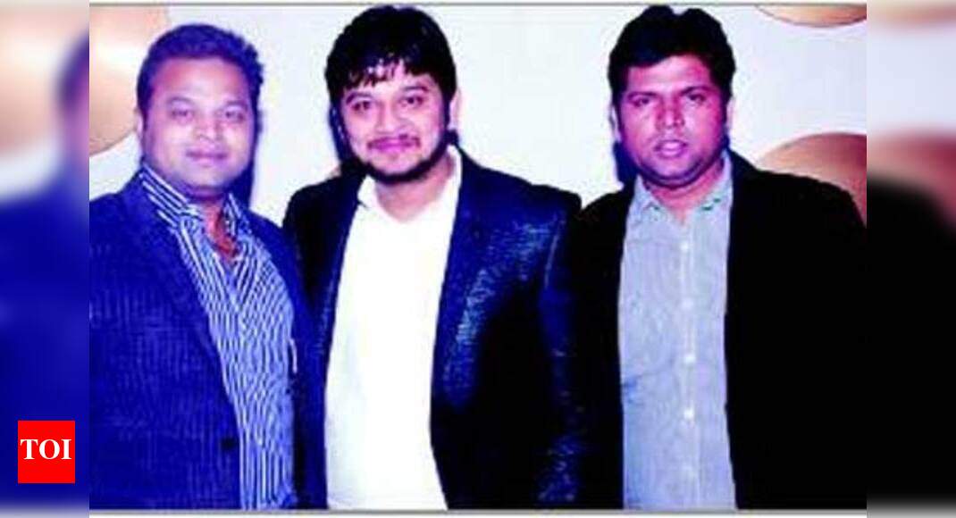 DJ Moni performs in full swing at Christmas celebrations organized in ...