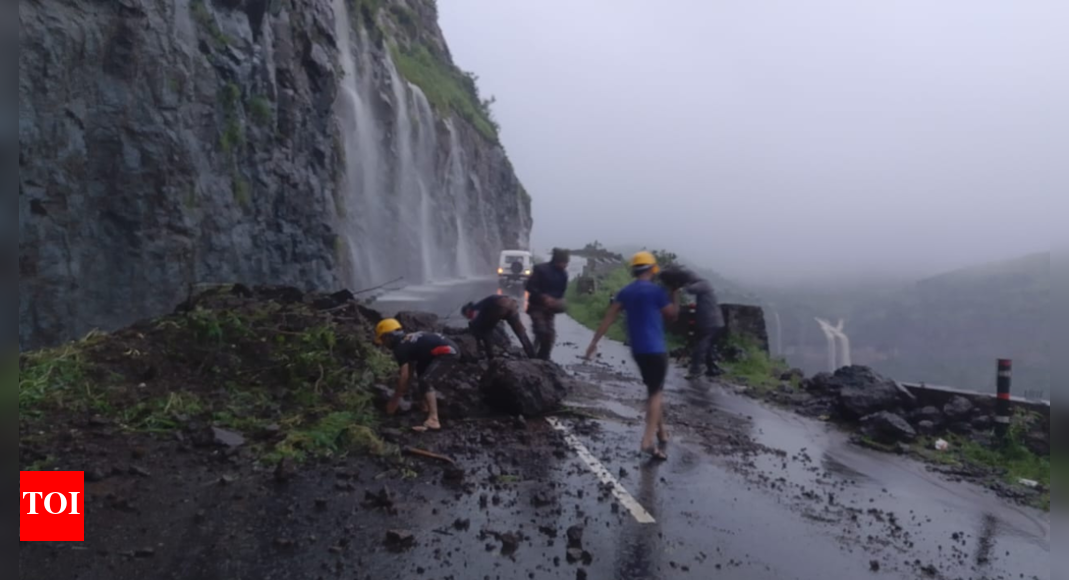 Rains in Nashik lead to rising water levels in Godavari, roads cleared after boulders fall ...