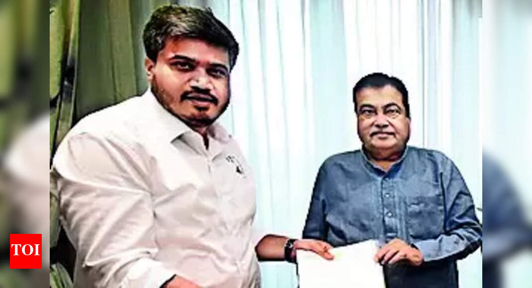 Rohit Pawar: Rohit Pawar criticizes Raj Thackeray for inconsistent ...