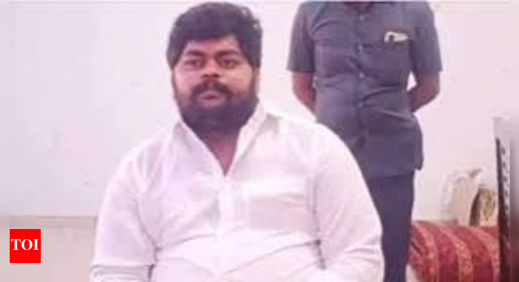 Viveka murder case approver meets Kadapa S | Vijayawada News - Times of India