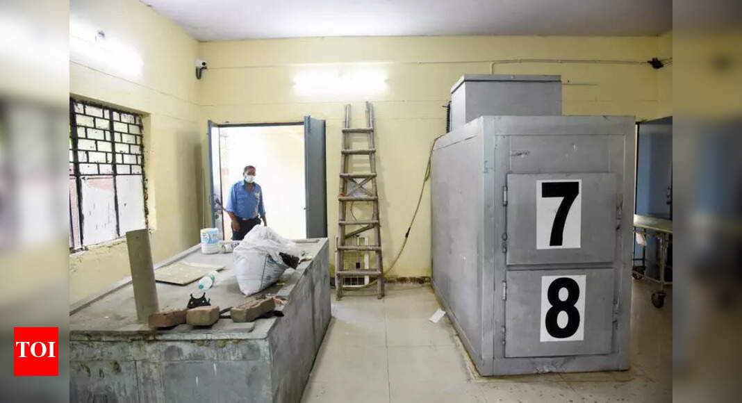 Noida Mortuary: 12 cams in Noida mortuary after couple’s ‘intimate ...