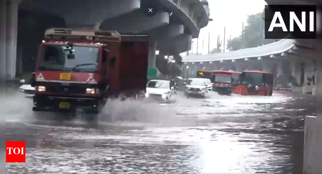 Delhi Rain: Overnight heavy rain causes chaos in Delhi again; waterlogging and traffic jams ...