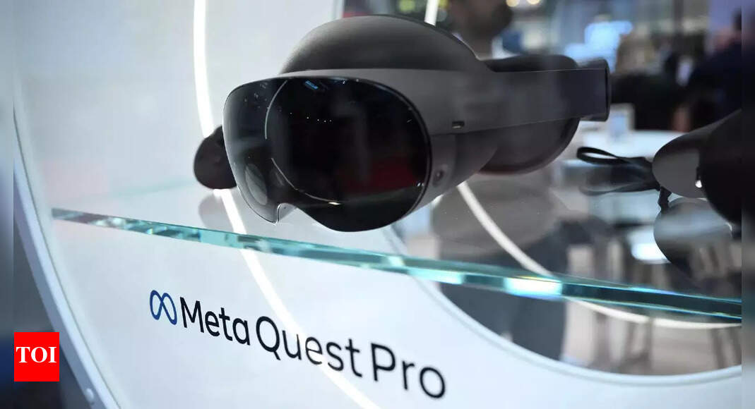 Meta plans a new mixed reality headset that’ll ultra light as pair of ...