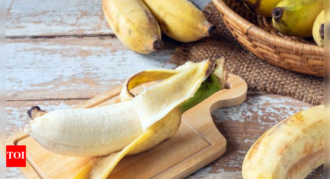 Banana Peel Benefits: How to use banana peel for soft skin and shiny ...