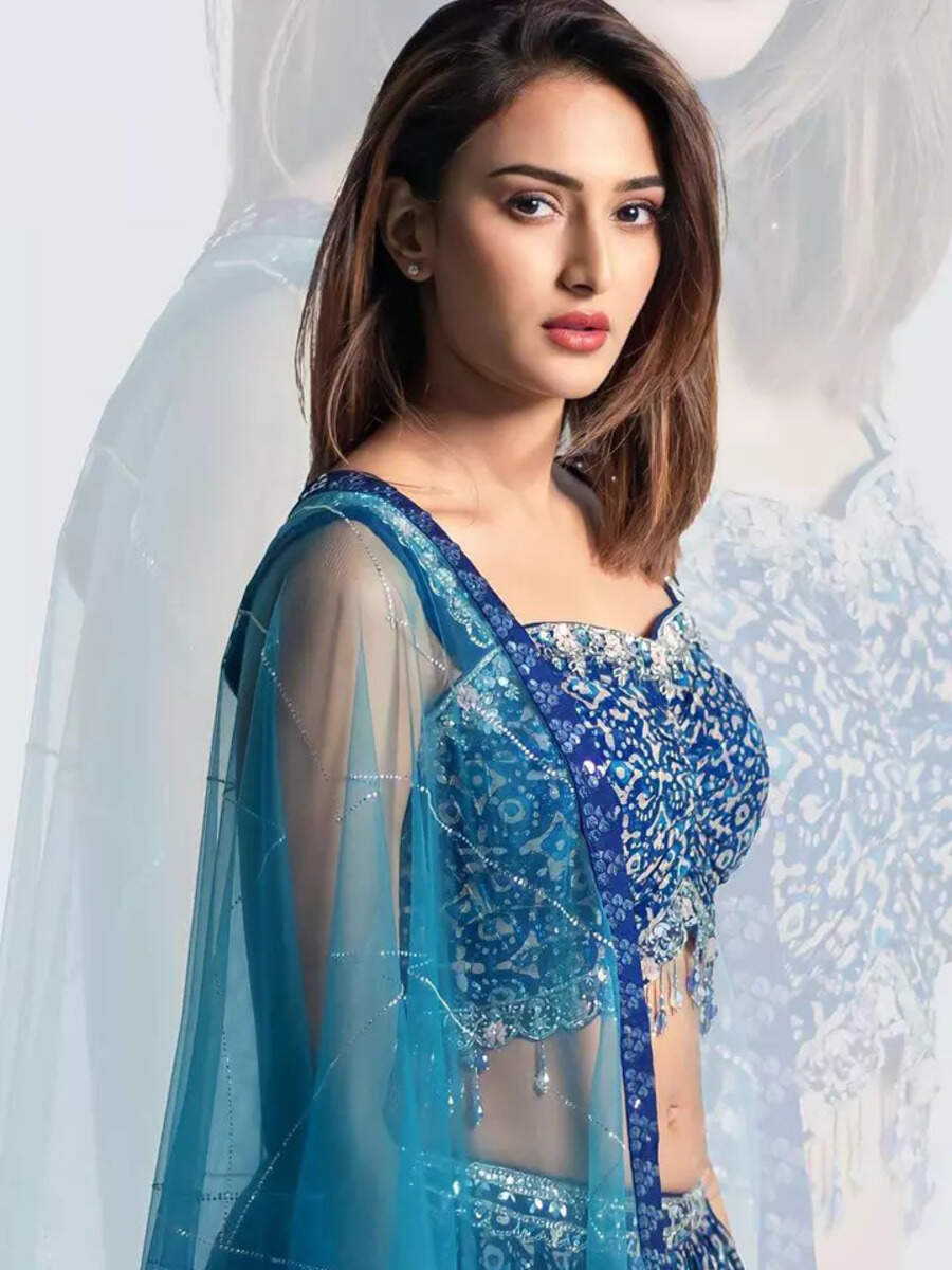 Erica Fernandes enchants in traditional attires | Times of India