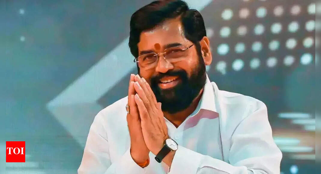 Statue Of Unity Sculptor: Maharashtra CM Eknath Shinde meets Statue of ...