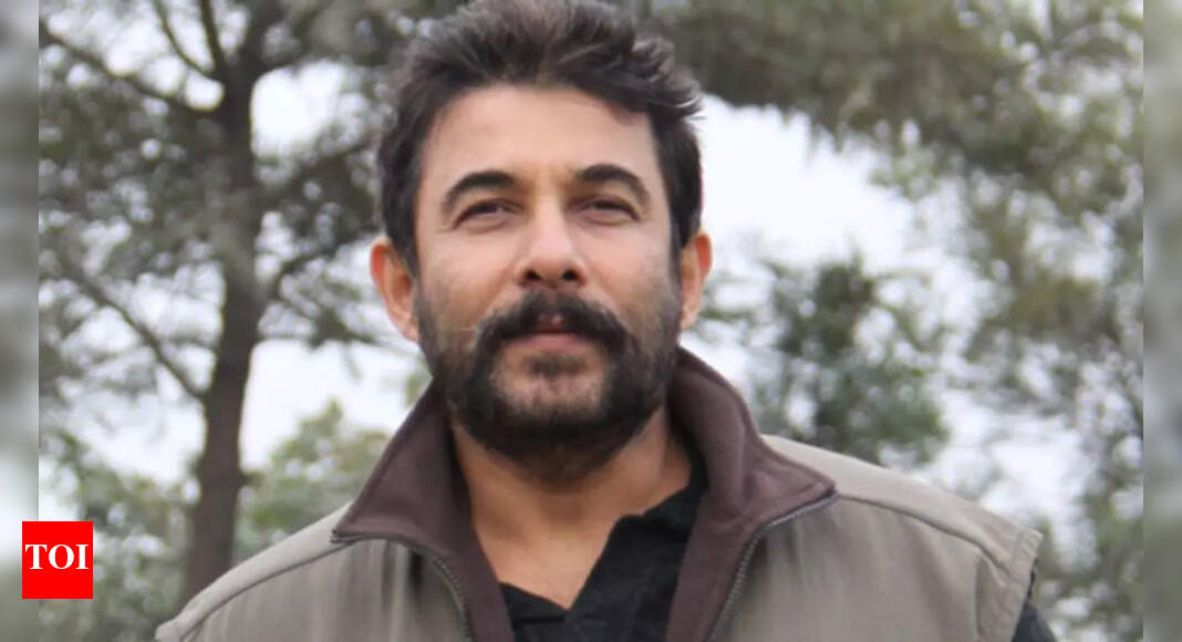 Actor Deepak Tijori looks back at his career, reveals "Nobody gave me ...