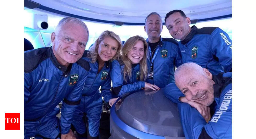 Watch: Jeff Bezos' Blue Origin launches 8th New Shepard flight, sends ...