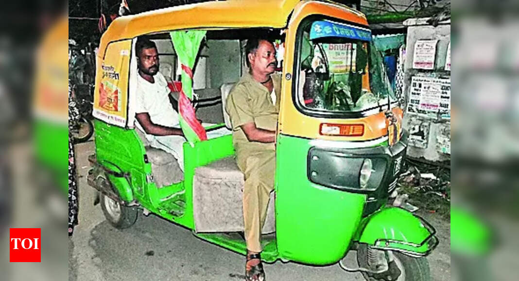 Dress Code: City auto and e-rickshaw drivers implement dress code in ...
