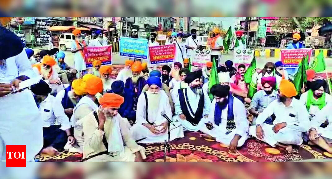 Sikh Groups: Sikh Groups Protest for Justice in Sacrilege Cases ...