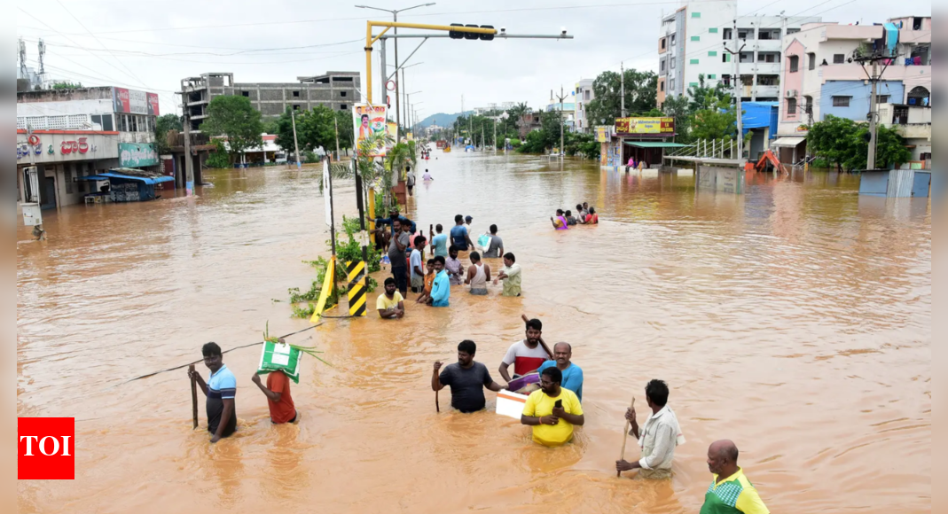 ITC donates food packets for flood relief | Vijayawada News - Times of ...