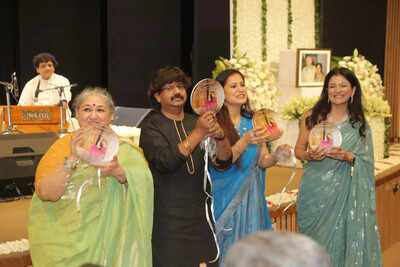 A heart-warming evening at the launch of Meghna’s Ehsas-e-Zindagi embracing life | Events Movie ...