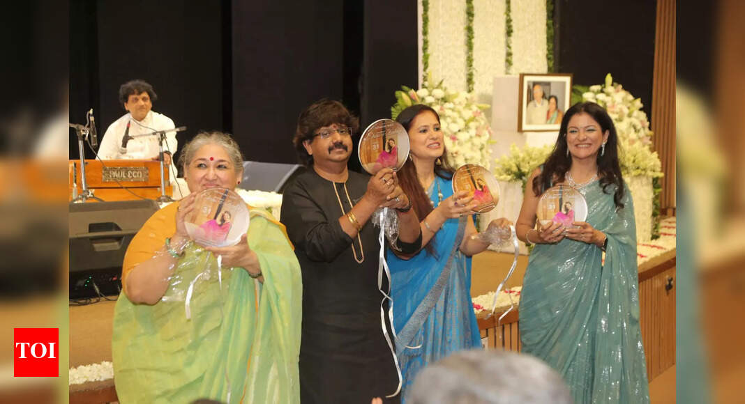 A heart-warming evening at the launch of Meghna’s Ehsas-e-Zindagi embracing life | Events Movie ...