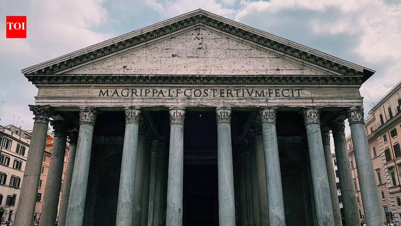 10 most controversial monuments around the world