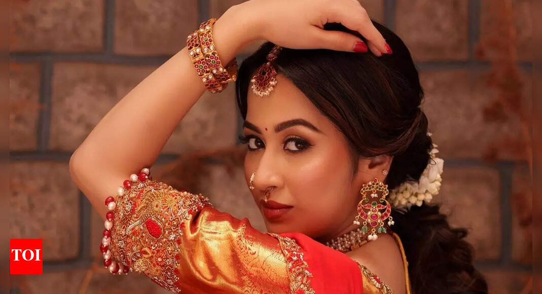 Eshani on Ganesha Chaturthi Rituals: Meditating before the idol ...