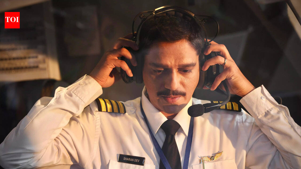 Vijay Varma: The shift from Bharat Tyagi to Captain Devi Sharan feels ...