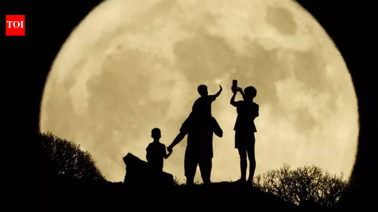September’s full harvest moon: What to expect, viewing tips, and best ...