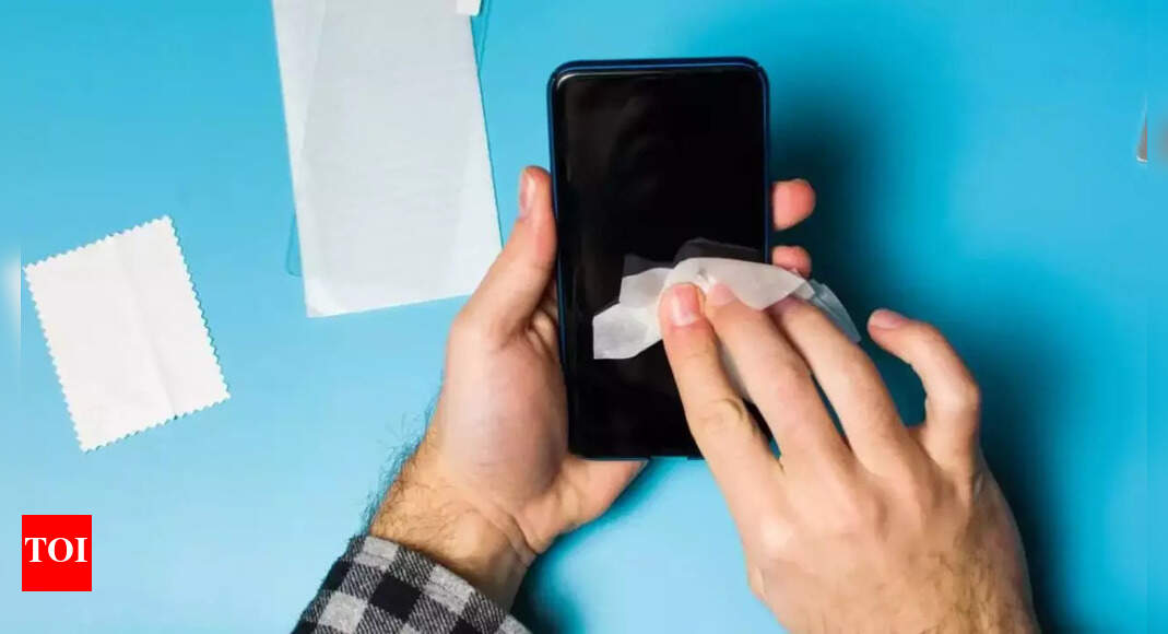 How to clean phone screen store