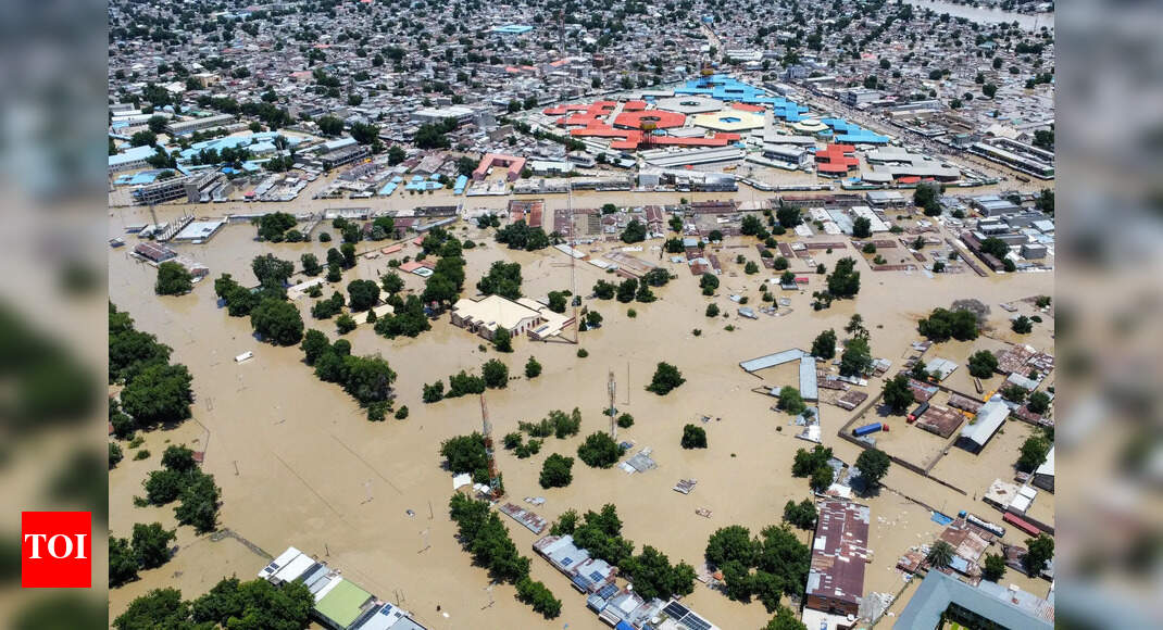 Nigeria Flood: Nigeria floods kill 30, displace 400,000: rescuers - Times of India