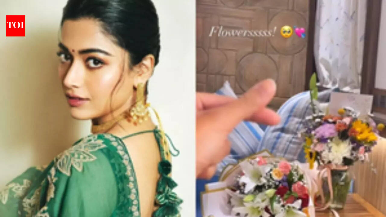 Esha Deol and Vicky Kaushal meet at Lalbaugcha Raja; she asks Vicky to ...