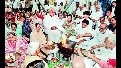 Big Guns File Papers, Take Potshots At Opponents | Chandigarh News - Times of India