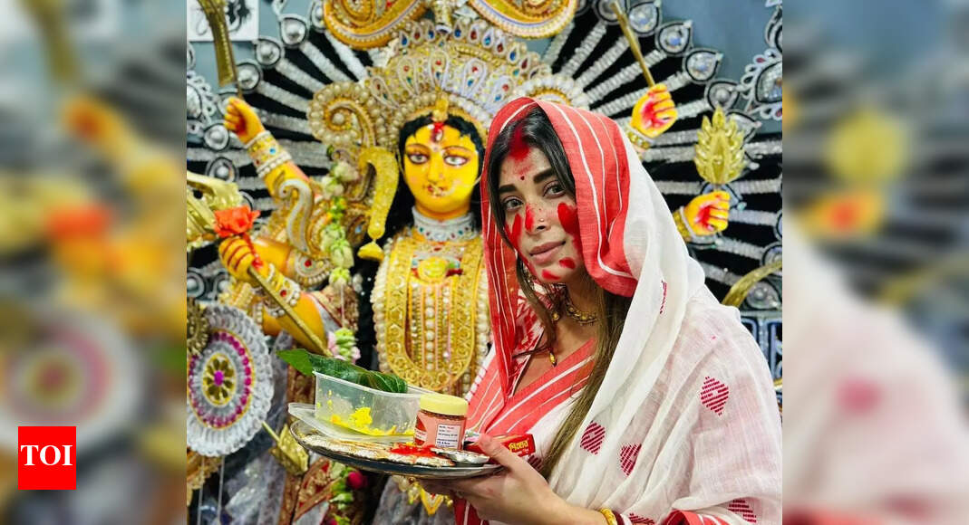 Model Srabani Roy Das is excited to be a part of Durga Puja ...