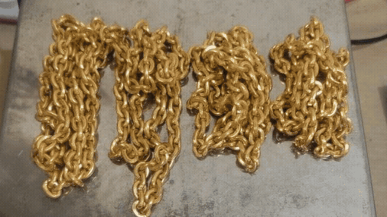 Major gold smuggling racket busted at Mumbai airport; 7.4 kg gold ...