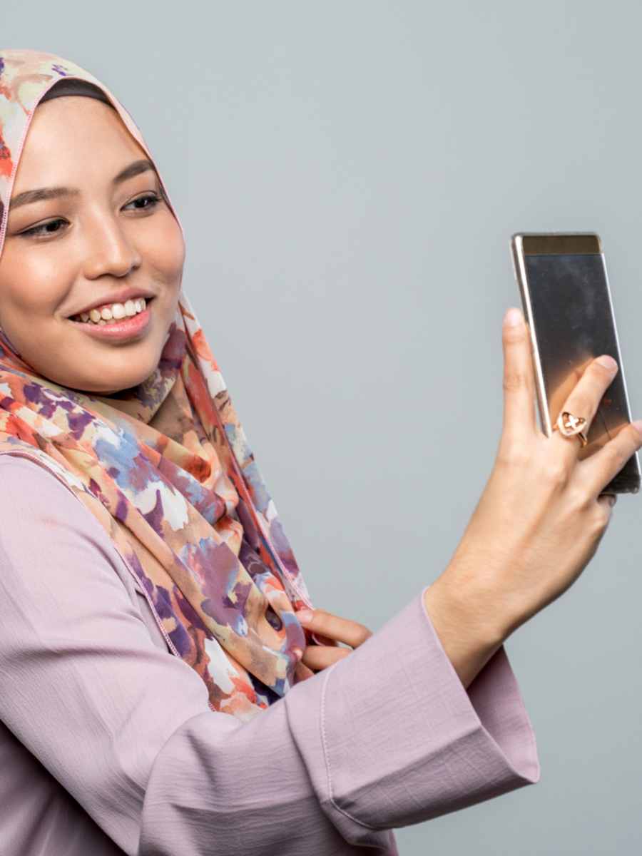 6 Best Selfie Camera Phones Under Rs 25000 In September 2024: Realme 13 Pro, iQOO Z9s Pro 5G ...