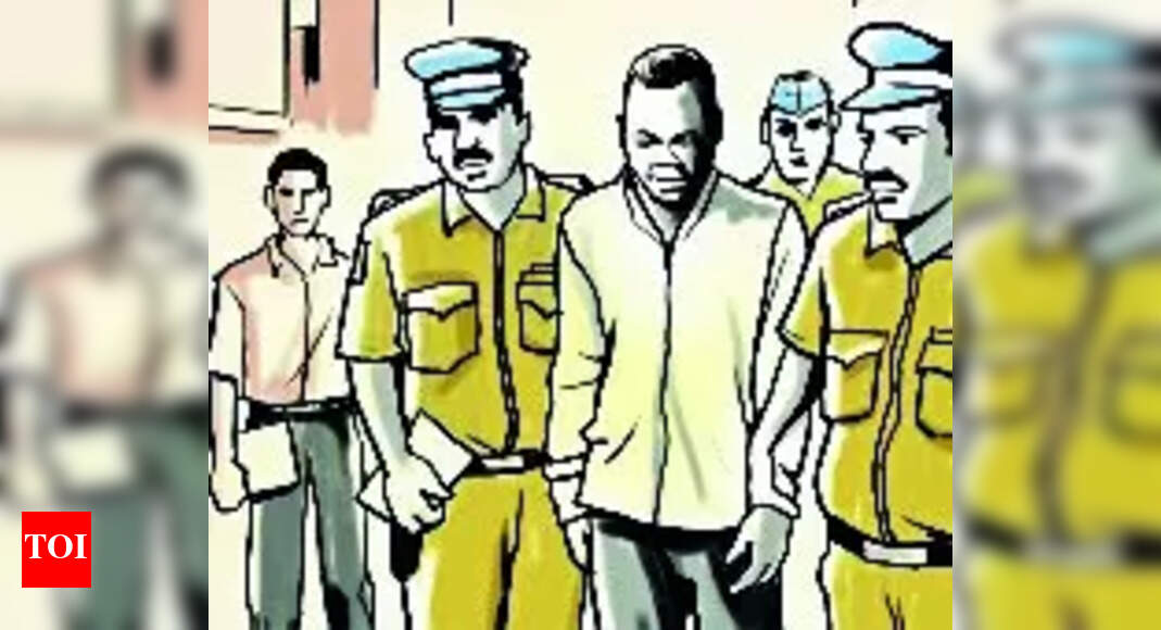 Govt Agency Peon, Bank Manager Booked For Swindling 10cr | Bhopal News ...