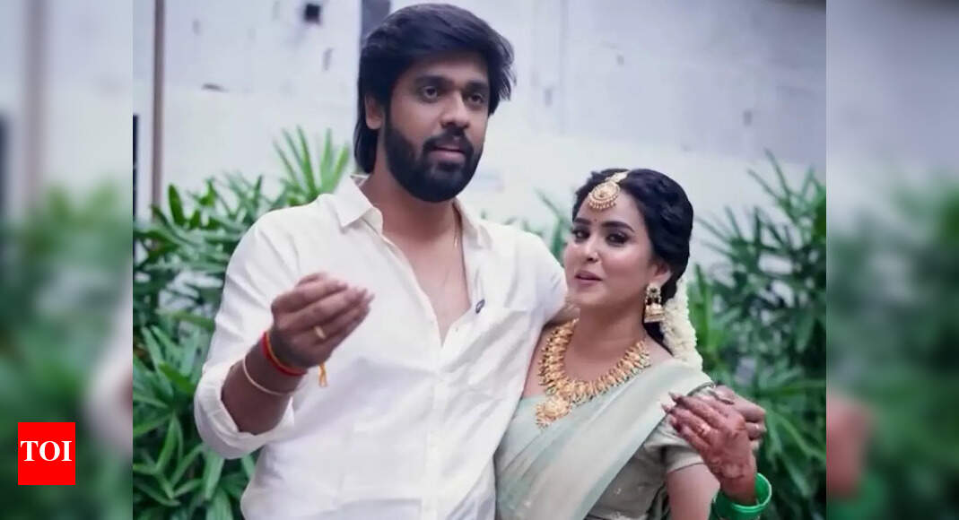 Actress Kanmani Manoharan gets married to beau Aswath Chandrasekar ...