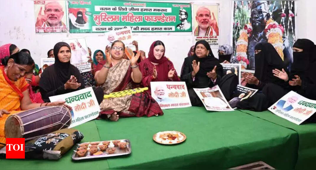 PM Modi: Muslim Women Celebrate PM Modi's Birthday, Praise Him as an ...