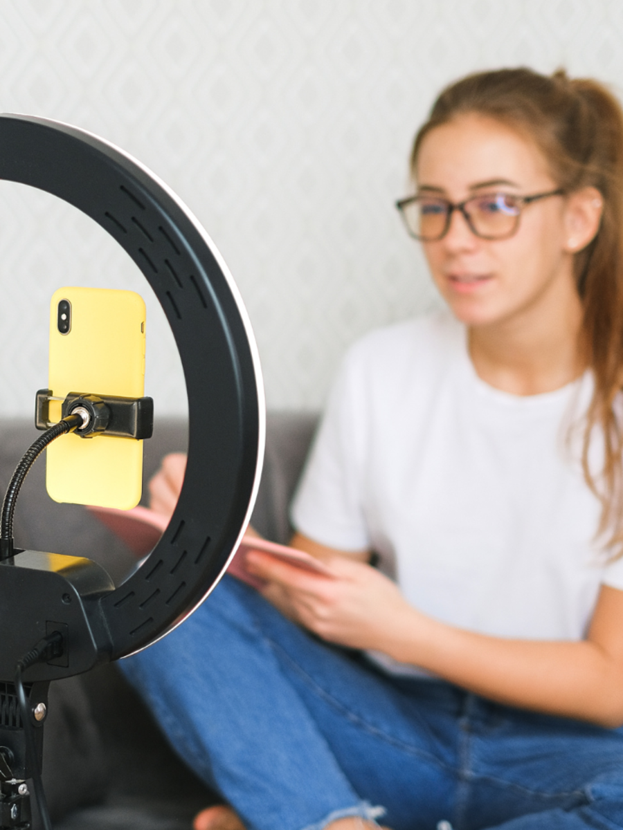 5 Best Phones Under Rs 30000 For Vlogging In September 2024: Samsung ...