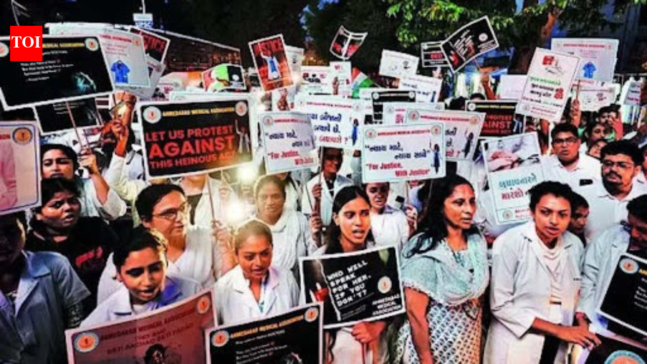 Kolkata Doctor Rape and Murder Case Live: Protesting Kolkata junior ...